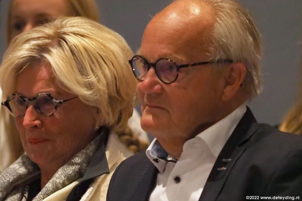 Koninklijke Onderscheidingen voor vijftien inwoners – De Teyding